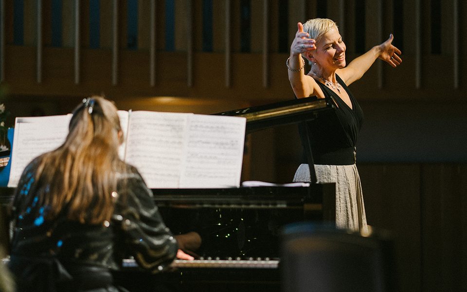 Baritone, Soprano and Piano at Dewsbury Town Hall – Tyke It To The Limit